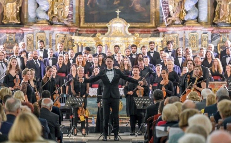 ODLASCI S USPJEHOM: IVAN ŠĆEPANOVIĆ – MLADI DIRIGENT KOJI OSVAJA ...