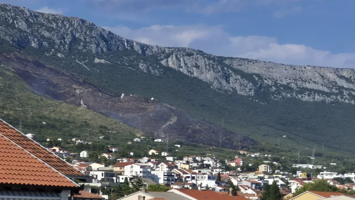 Požar u Sućurcu i dalje pod nadzorom, progutao 35 hektara šume (VIDEO)